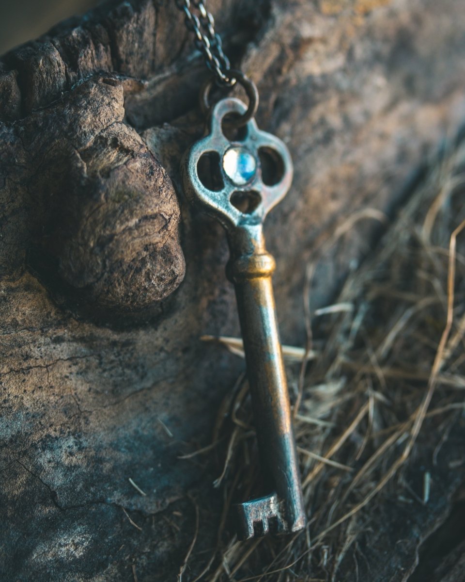 Hekate's Crossroads Key with Moonstone - Machinations