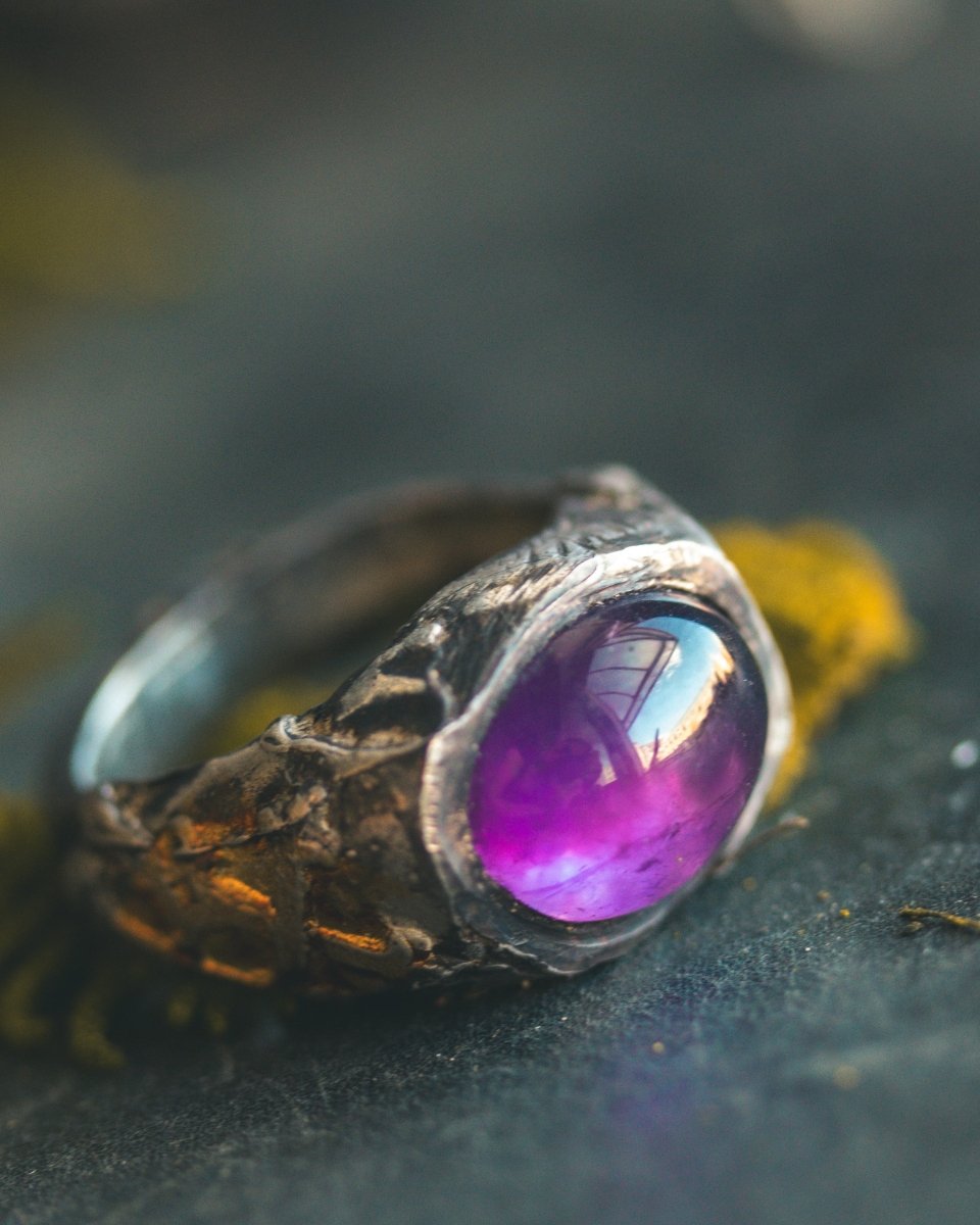Oculus Amethyst Ring: Your Personal Scrying Stone - Machinations