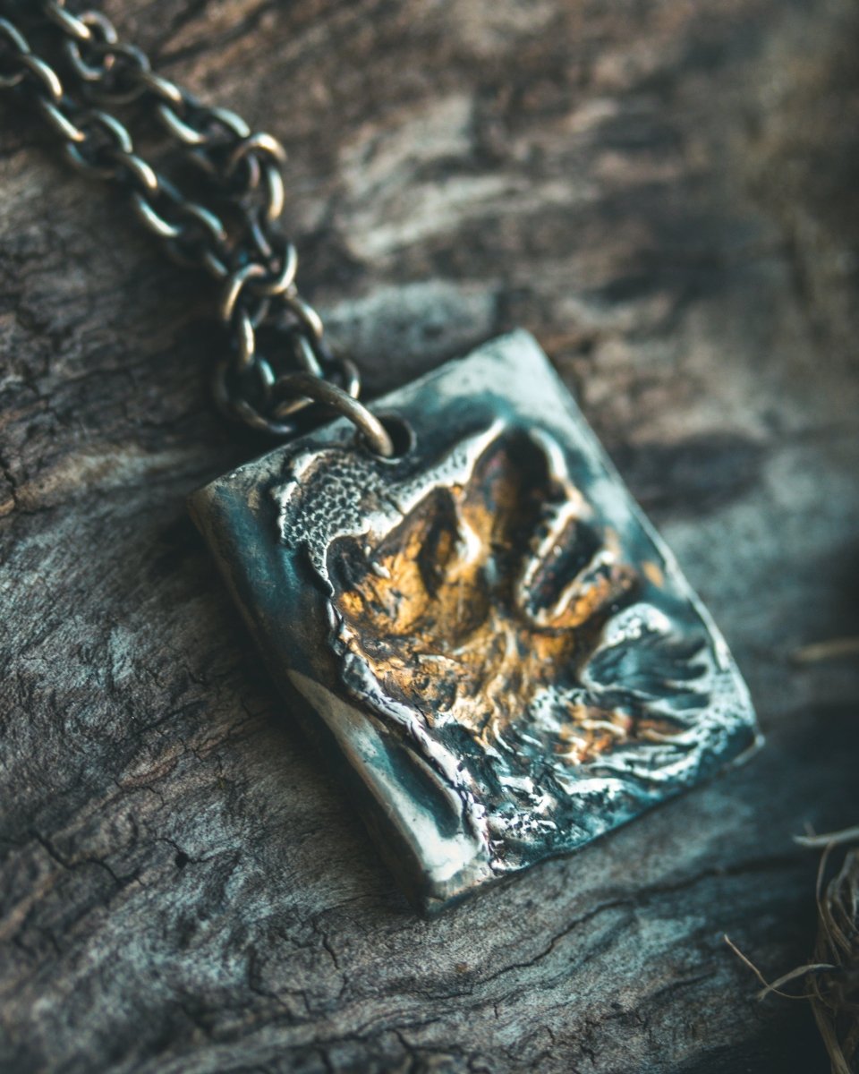 Wolf Howling at the Moon Tag Necklace: A Symbol of Loyalty and Instinct ...